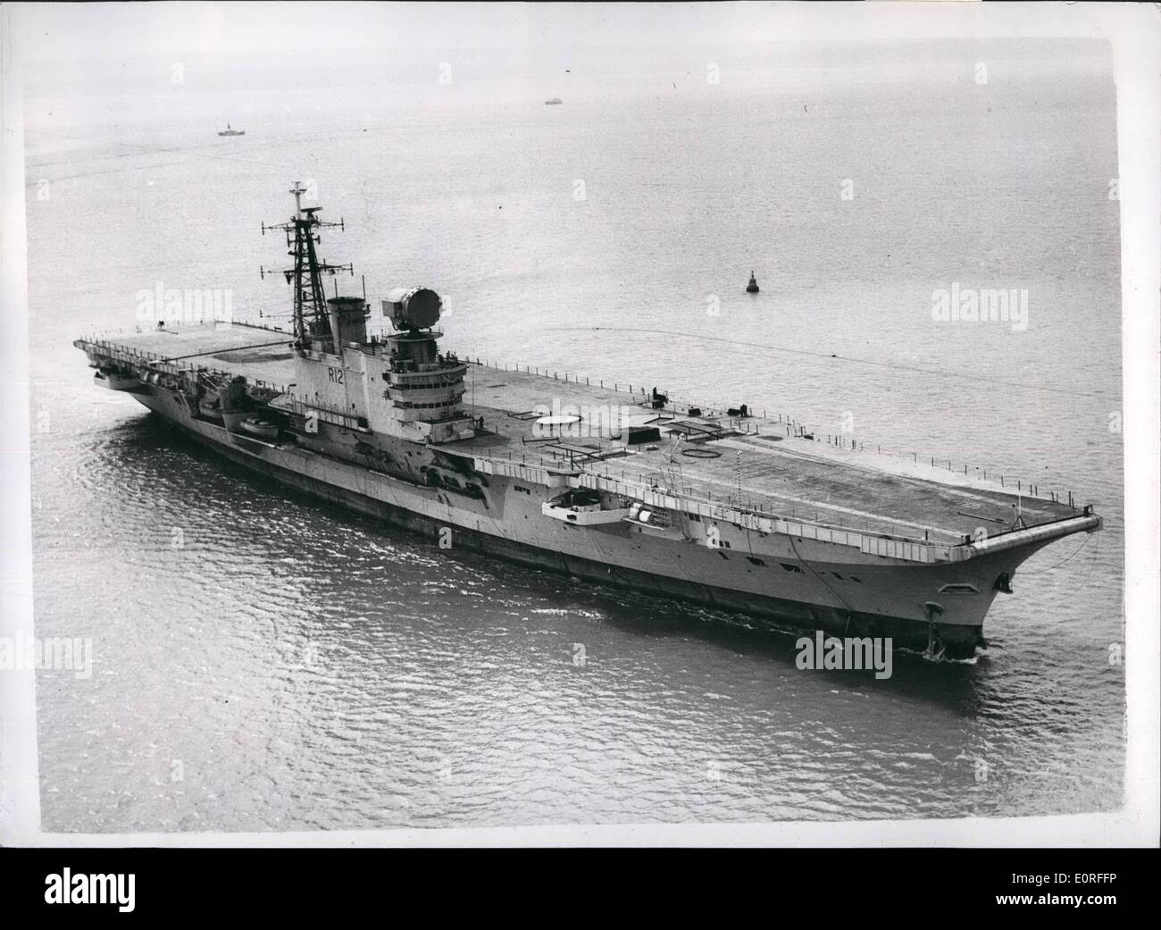 Warship building hi-res stock photography and images - Alamy