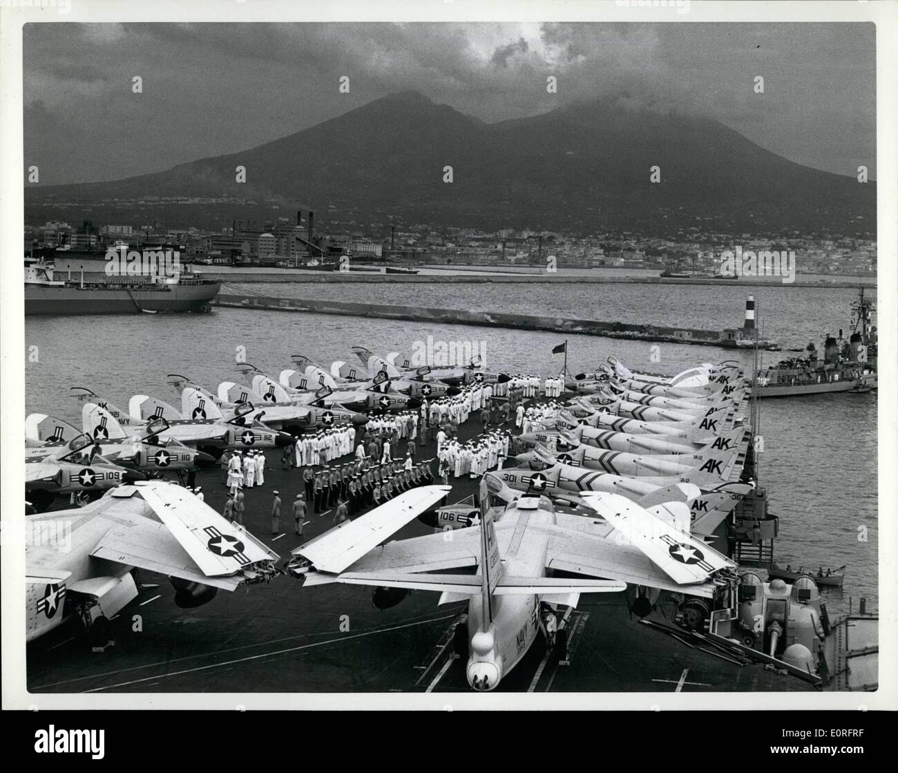 Uss forrestal hi-res stock photography and images - Alamy