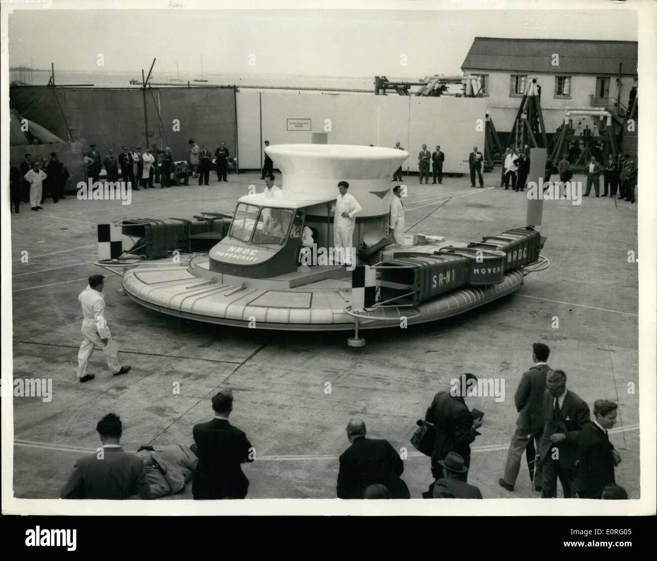 The hovercraft 1959 hi-res stock photography and images - Alamy
