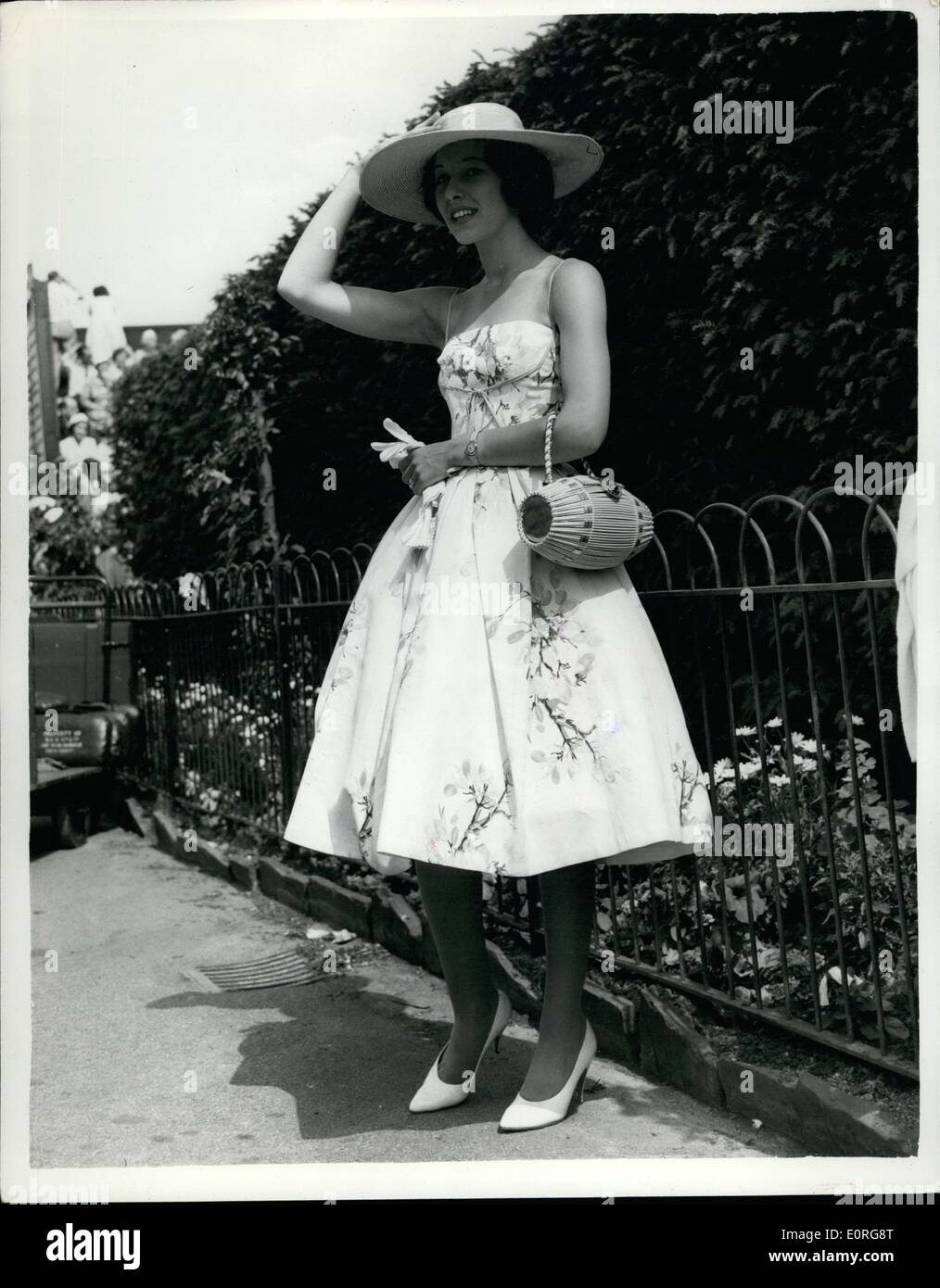 Jun. 22, 1959 - First day of the Wimbledon Championships. Mrs. Oliver ...