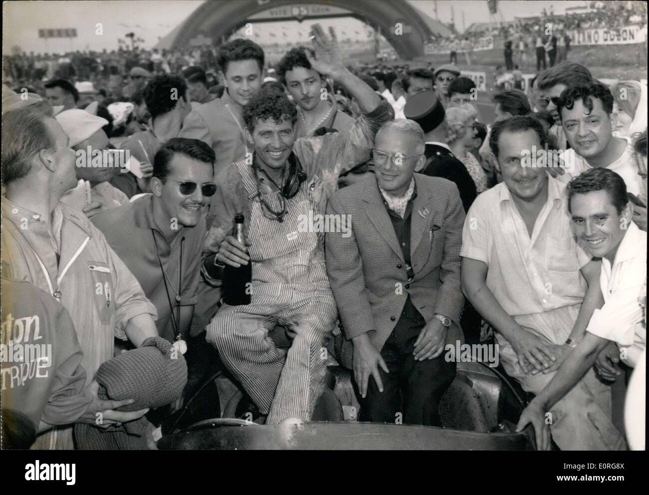 Jun. 22, 1959 - America's C. Shelby Wins 24 Hours of Le Mans in an ...