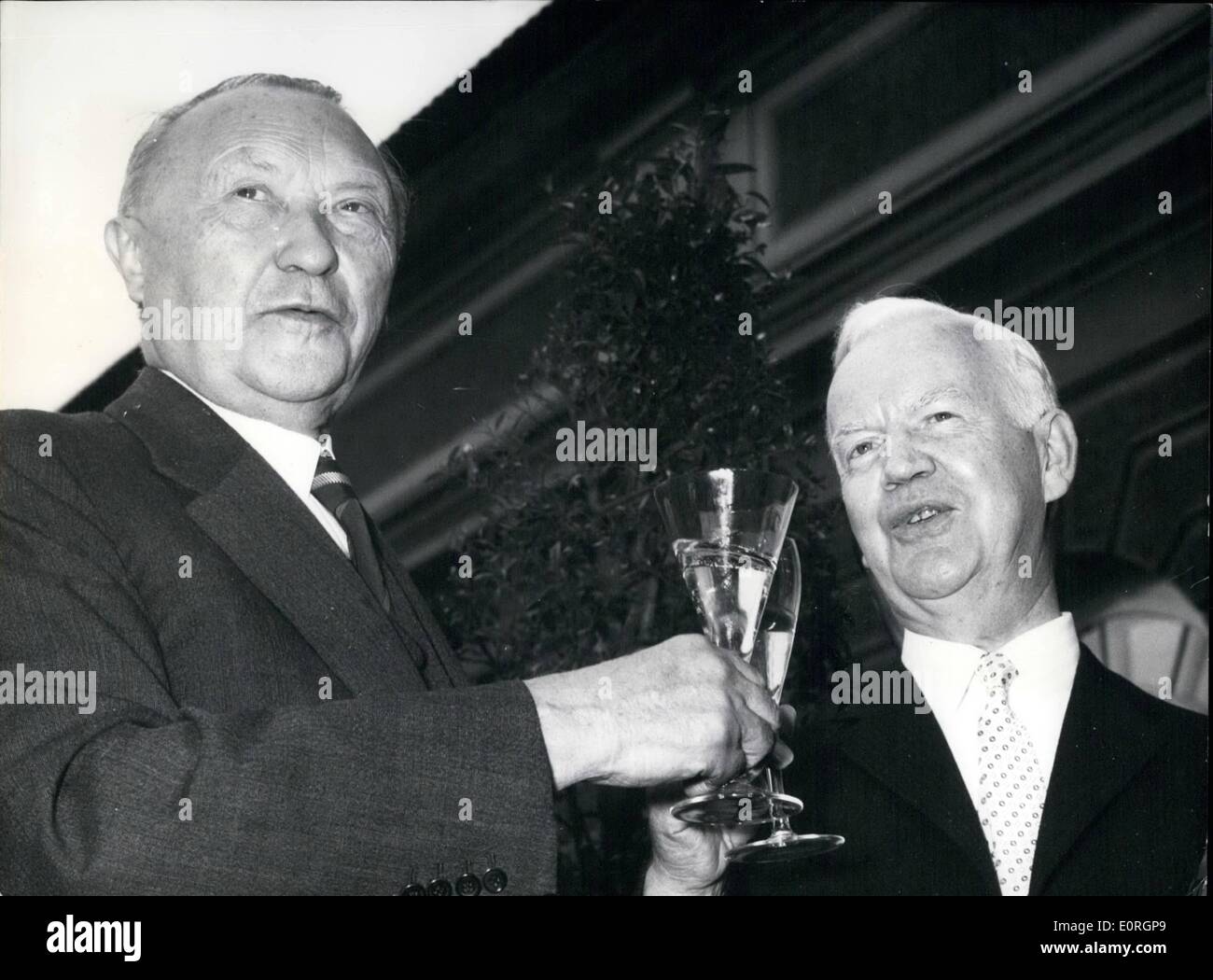 Federal president heinrich luebke hi-res stock photography and images ...