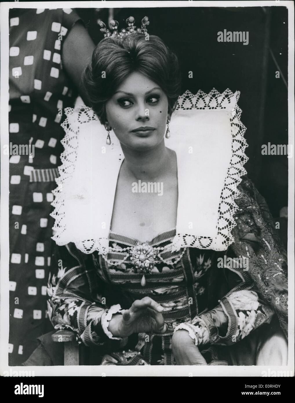 Aug. 08, 1959 - Sophia Loren Clark gable star in new film ''The bay of ...