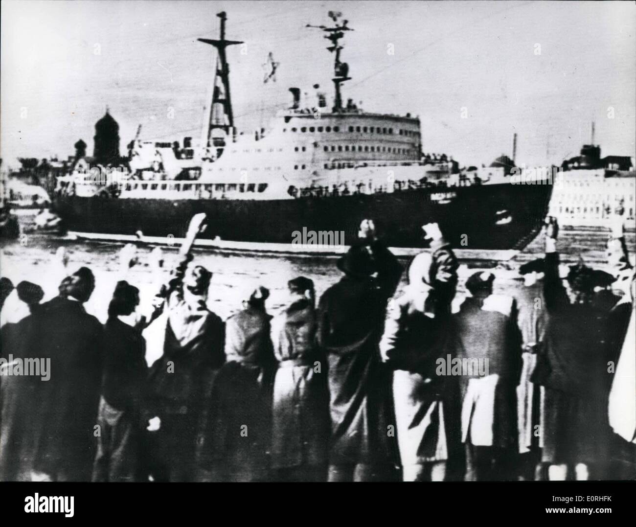 Lenin 1917 hi-res stock photography and images - Alamy