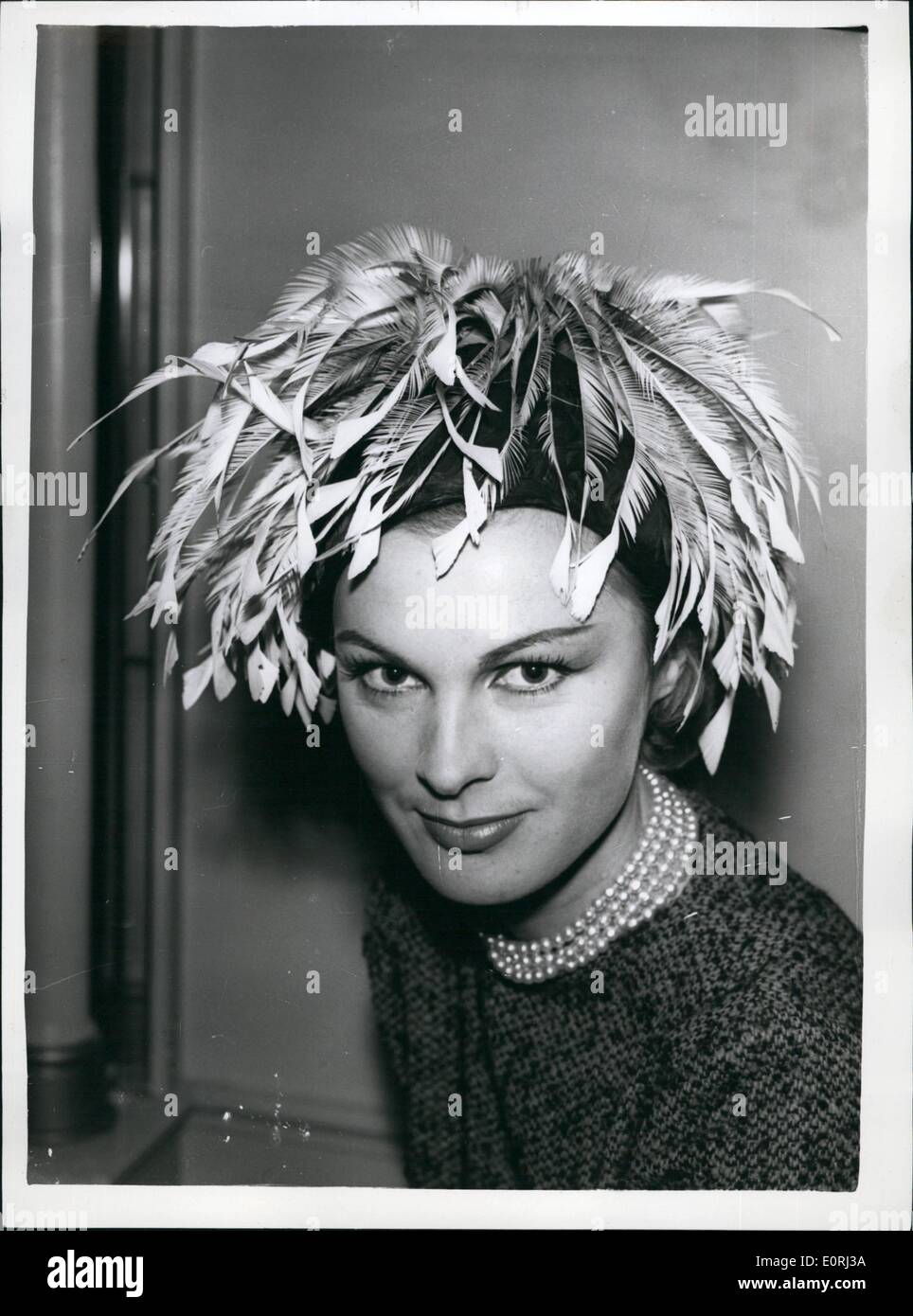 Millinery model hi-res stock photography and images - Alamy