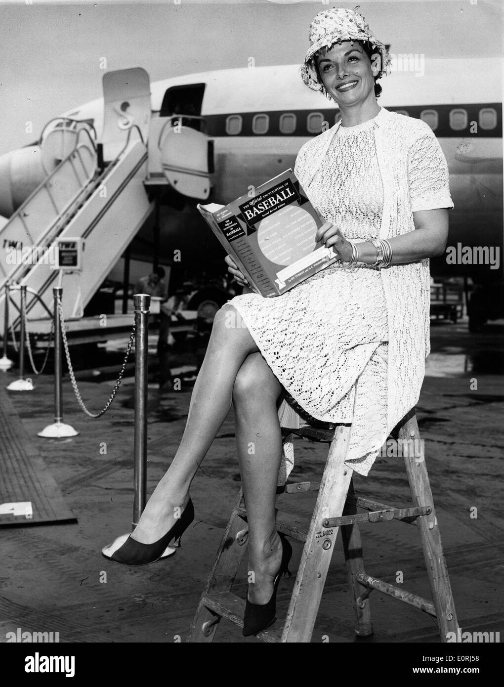 Reading actress hi-res stock photography and images - Alamy