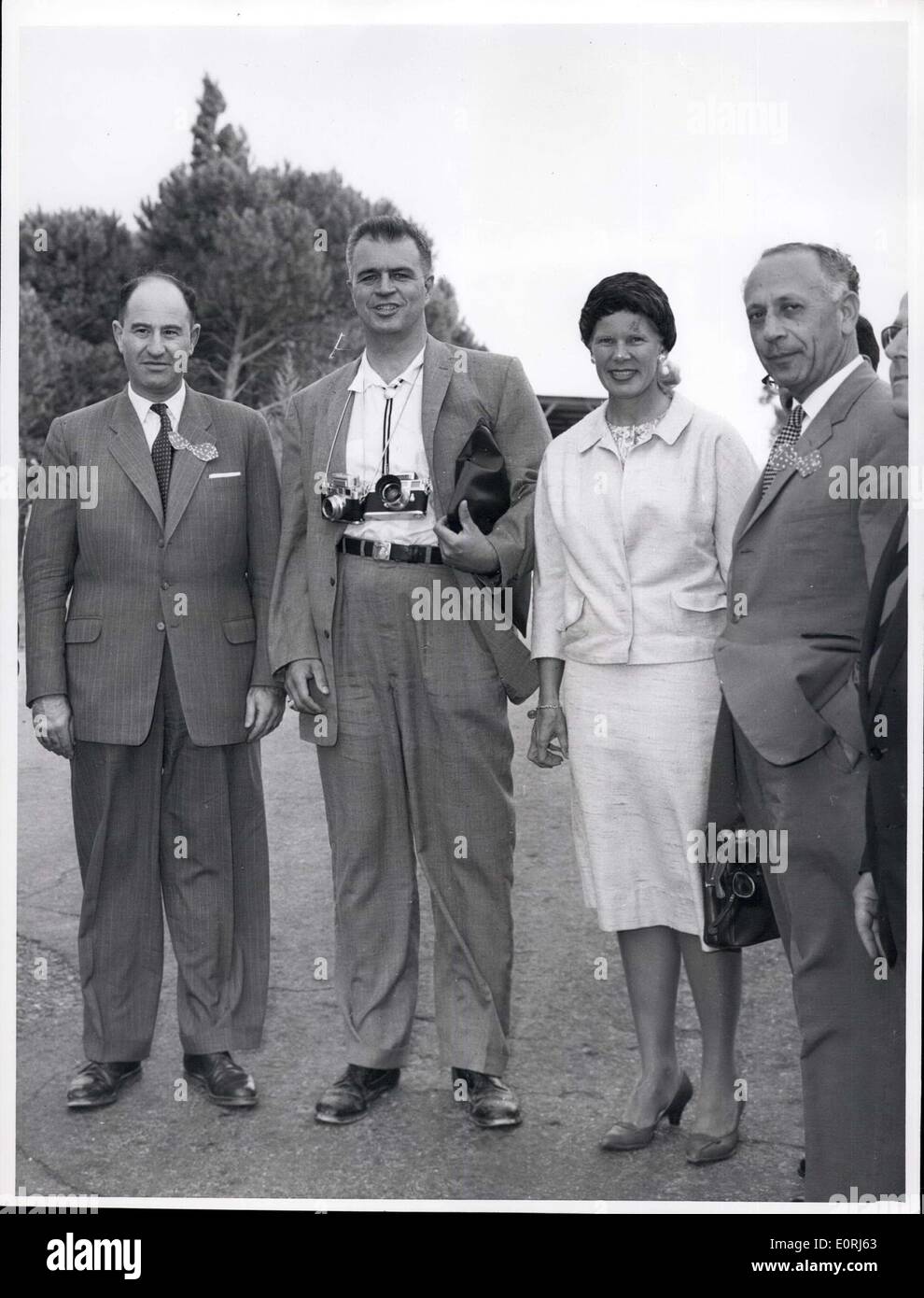 Oct. 04, 1959 - Representative of Israel Foreign Ministry (left ...