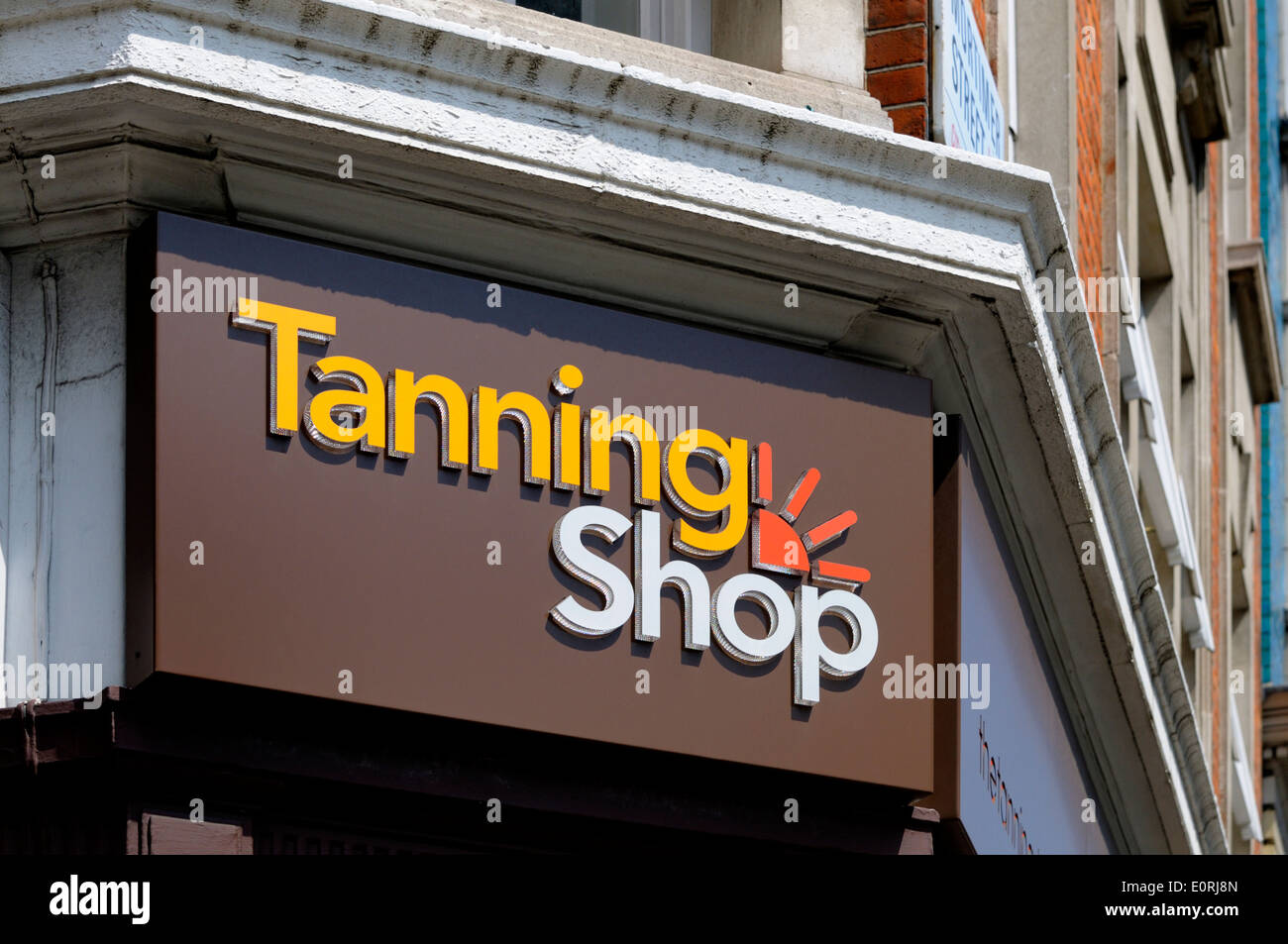 London, England, UK. Tanning Shop frontage Stock Photo - Alamy