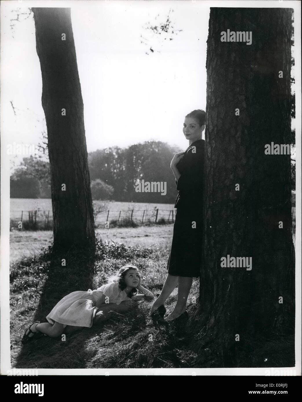 Oct. 10, 1959 - The New Dancing Start at Home with her Family after her ...
