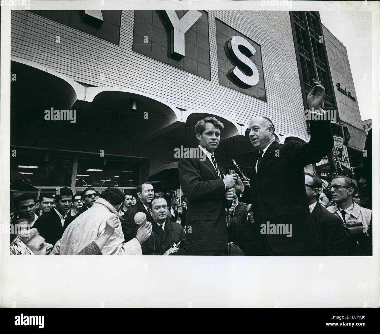 Mays department store hi-res stock photography and images - Alamy