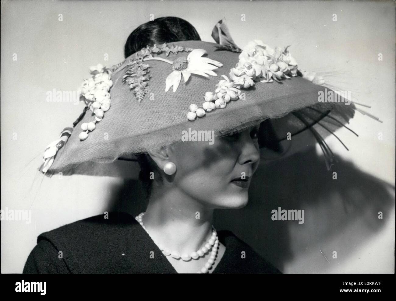 Hat styles for spring summer 1960 rose valois hi-res stock photography ...