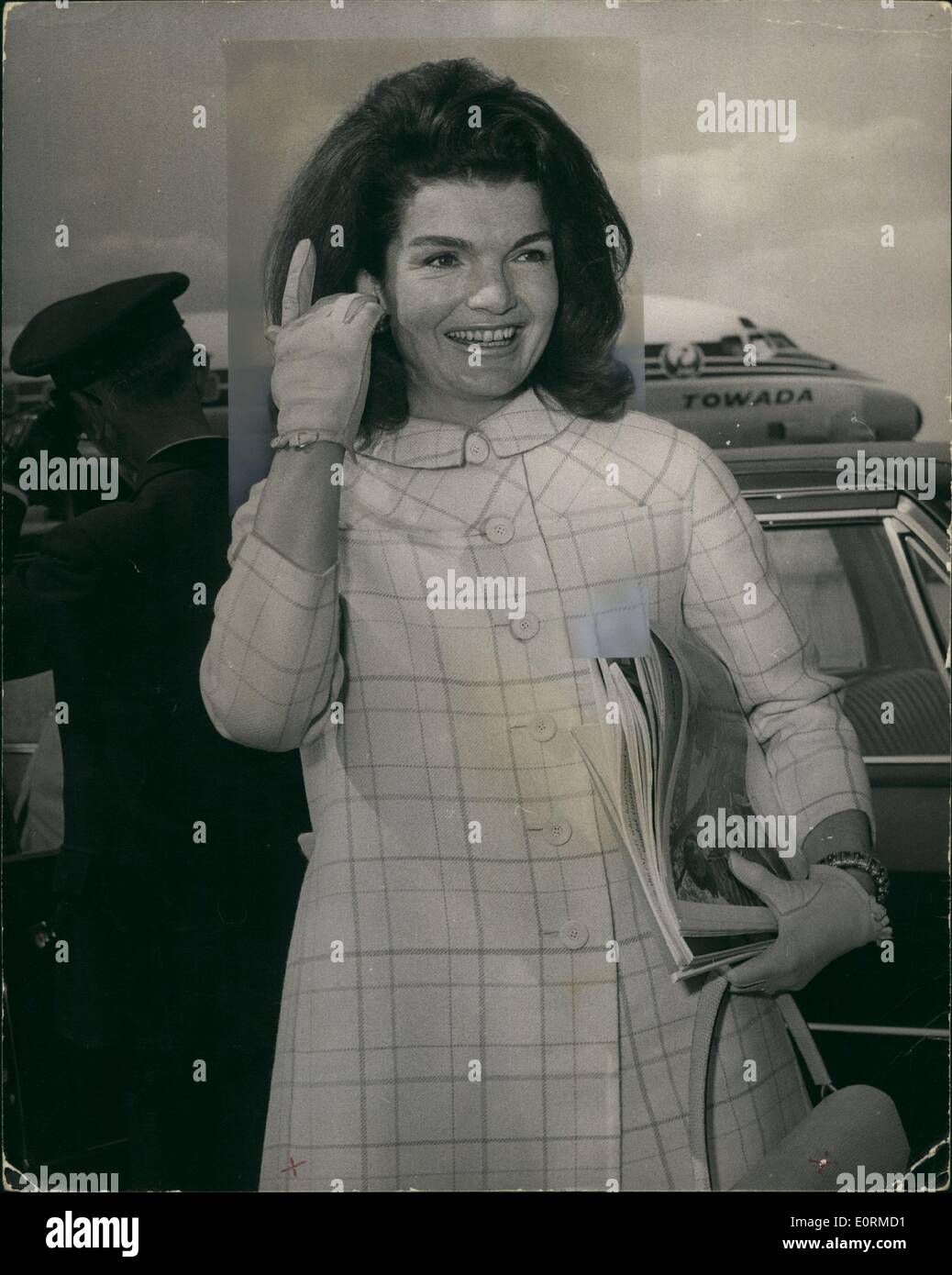 Jan 1, 1960 - Betty Lewis: ''The shape of hands also reveals facets of ...