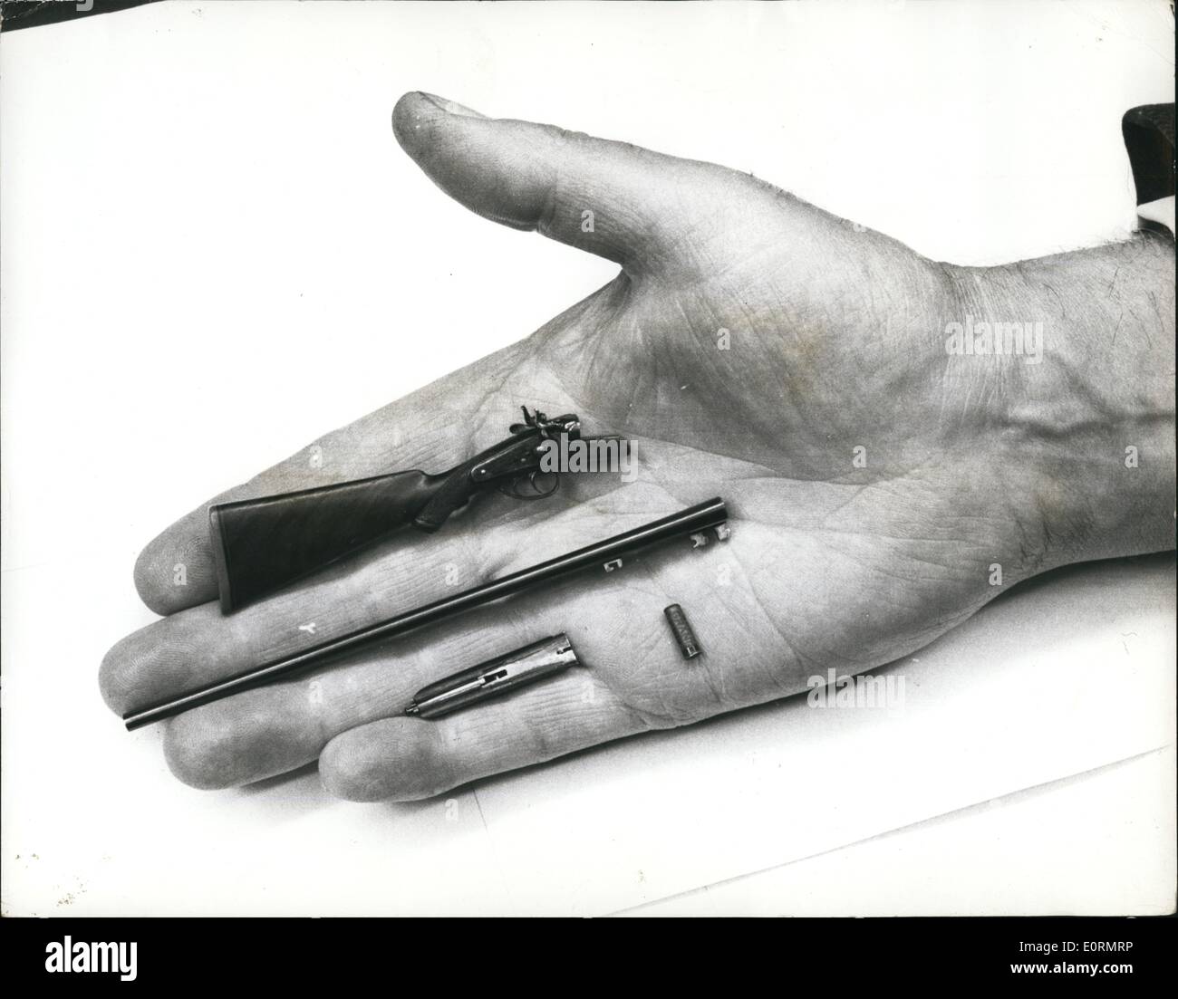 Jan 1 1960 its words smallest working gun hi-res stock photography and ...