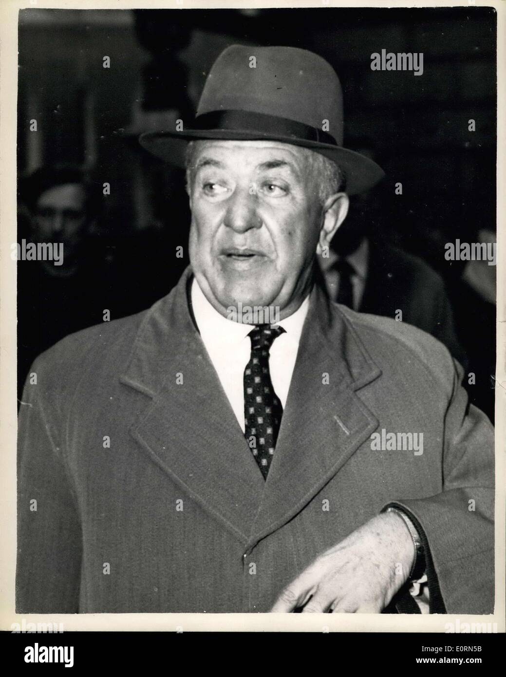 Appearing in court hi-res stock photography and images - Alamy