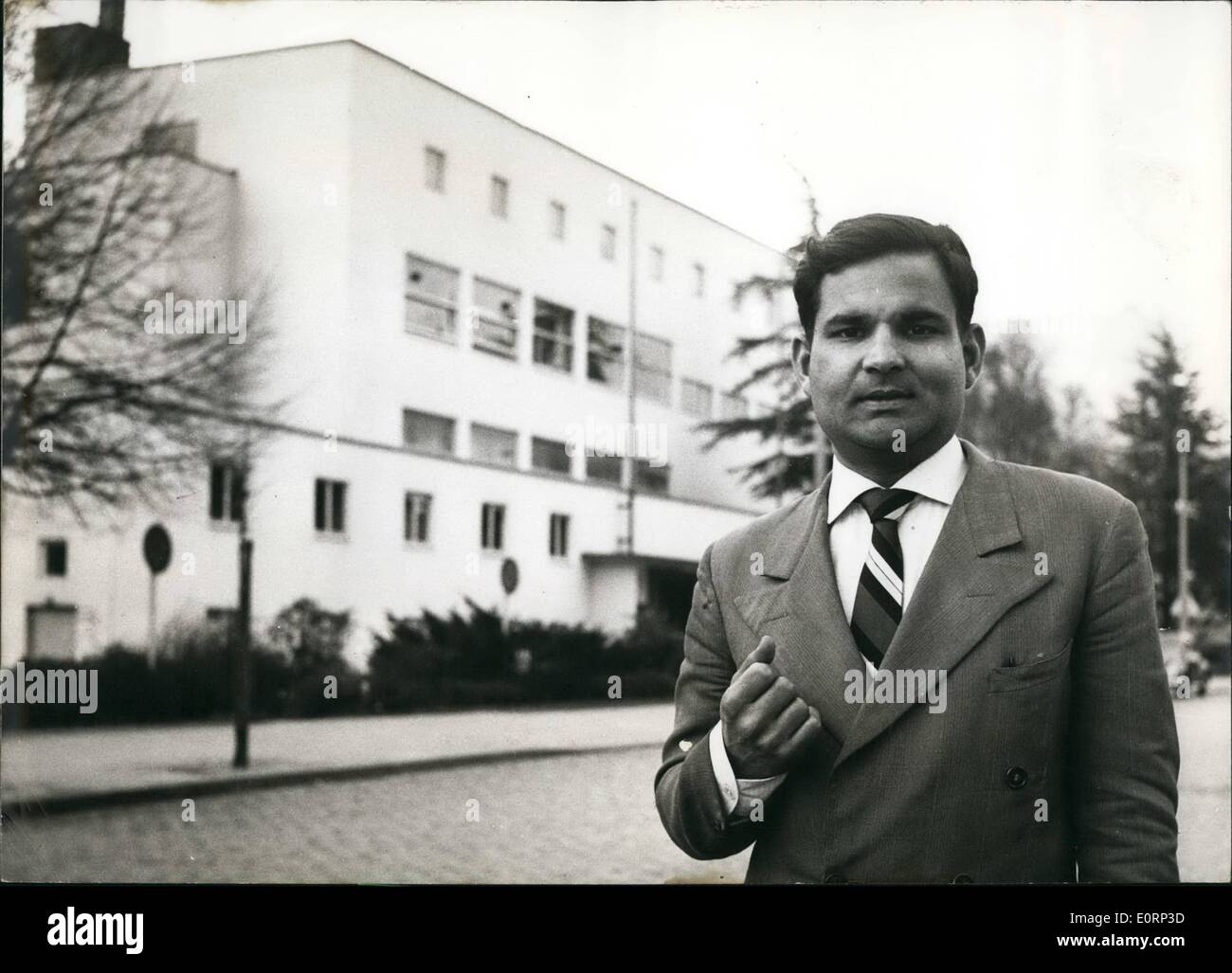 Zutshi visiting parliament in bonn hi-res stock photography and images ...