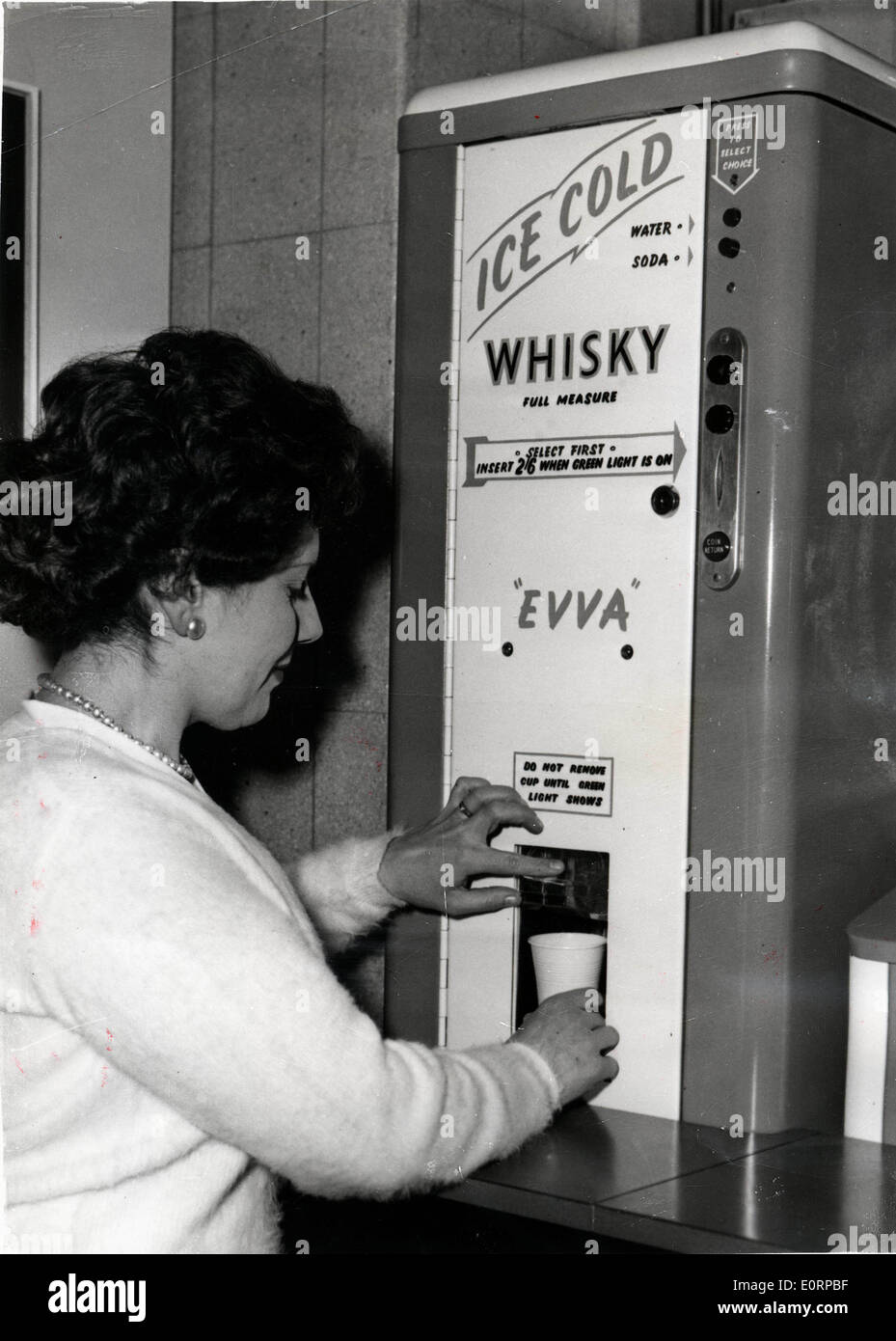 Historic vending machine hi-res stock photography and images - Alamy