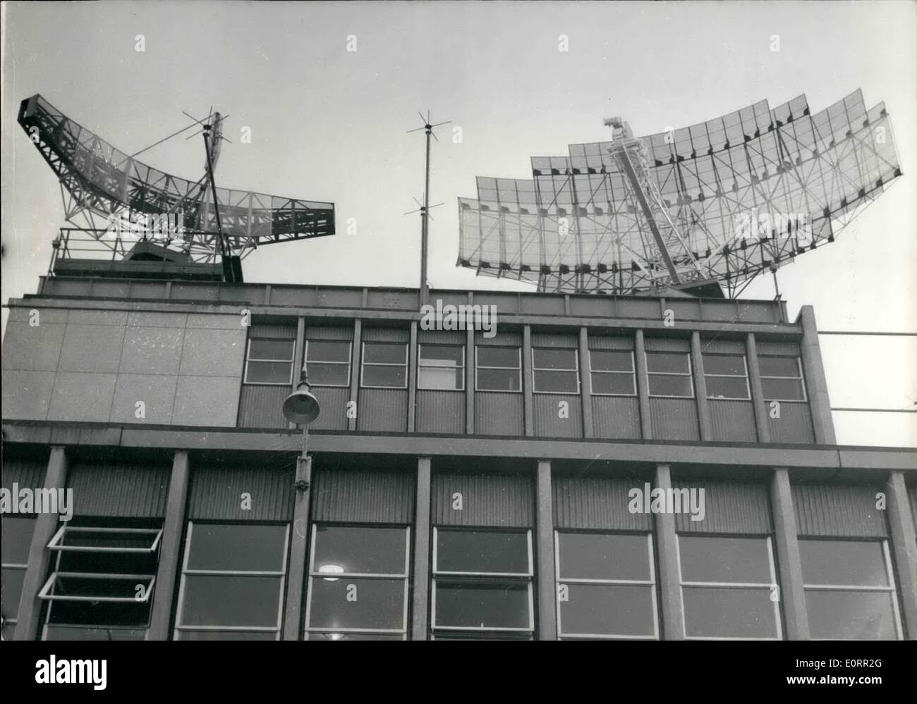 Mar. 03, 1960 - New radar for Orly airfield-most powerful in Europe ...