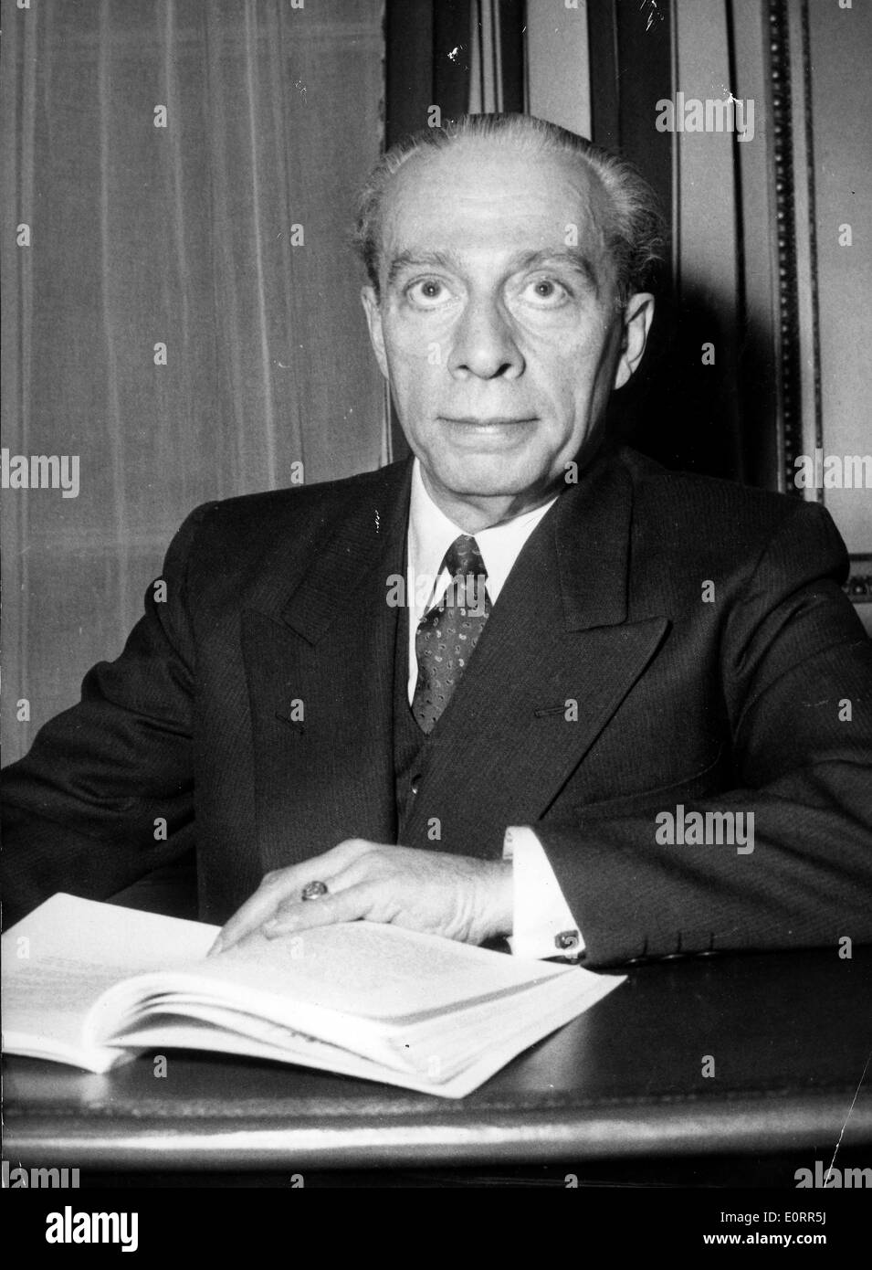 Desy hi-res stock photography and images - Alamy