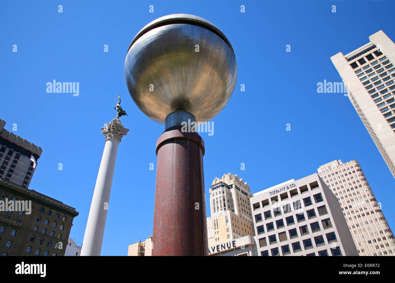Manila Bay Monument (background) towering above Union Square in ...