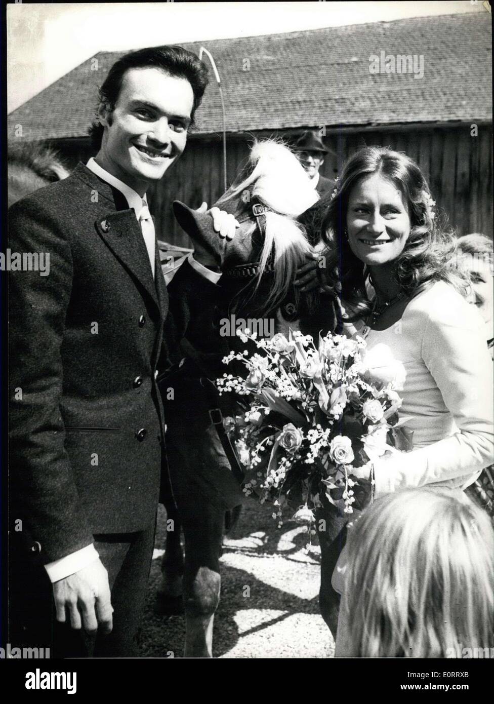 Prussian princess kira marries americanm archaeologist in bavaria hi ...