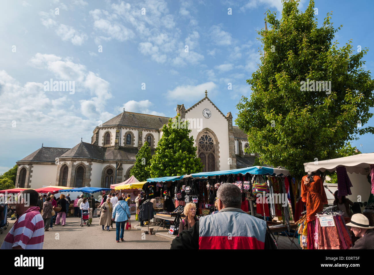 French market at Moelan-sur-Mer, Finistere, Brittany, France, Europe ...