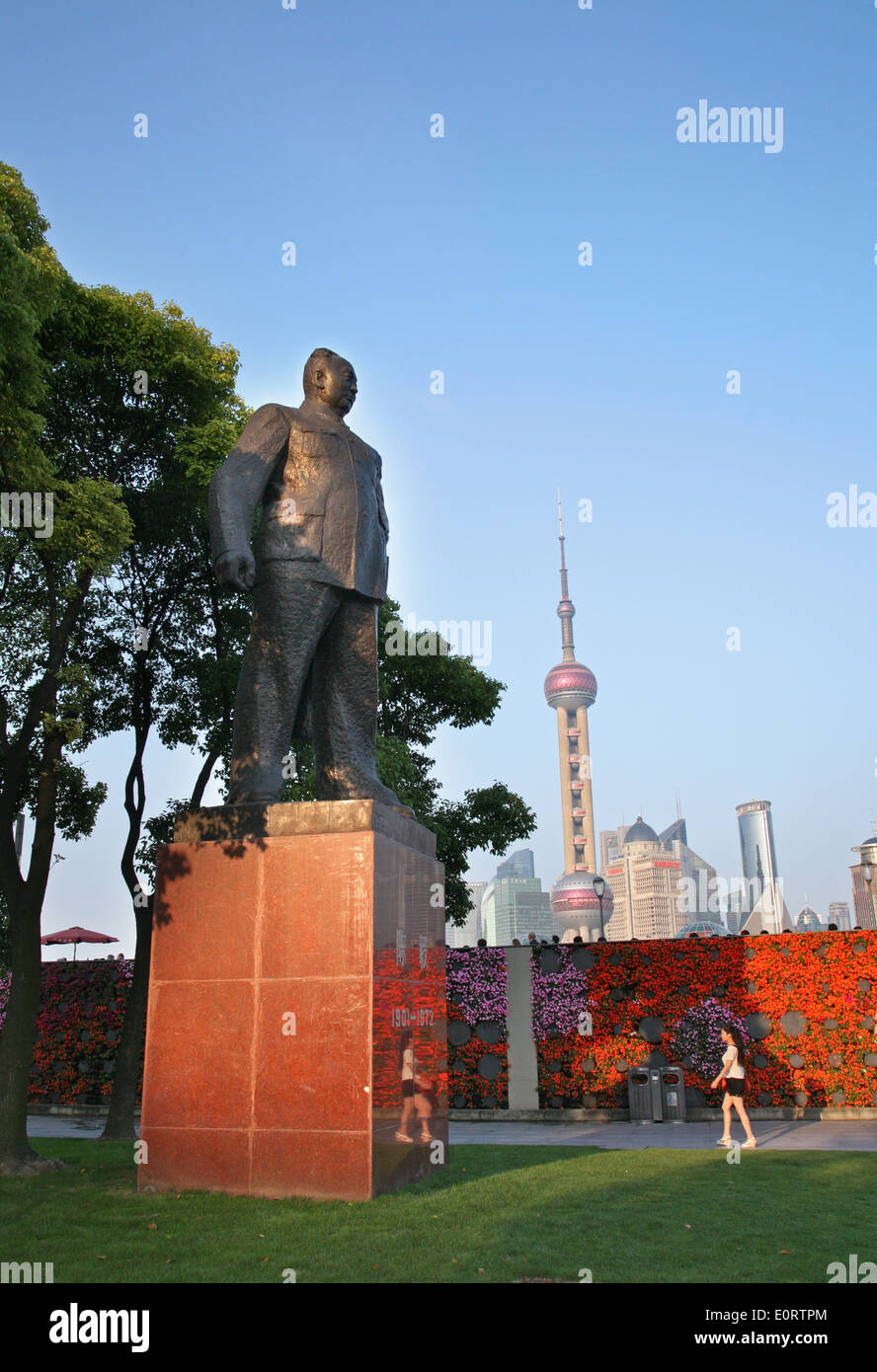 Statue of chairman mao tse tung china hi-res stock photography and ...