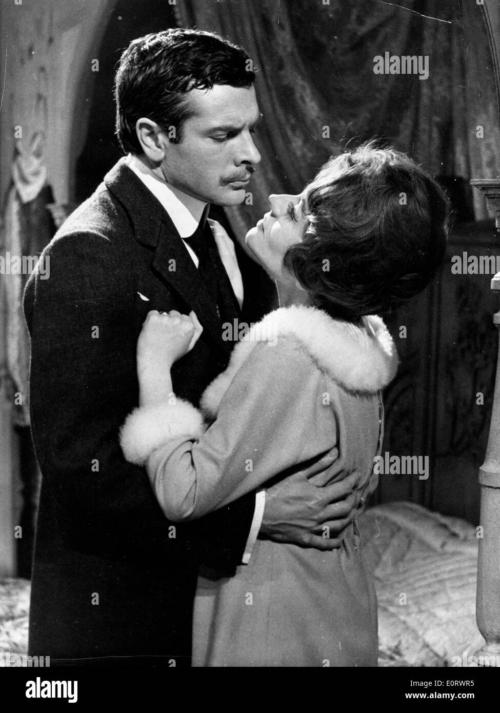 Actor actress dressed in Black and White Stock Photos & Images - Alamy