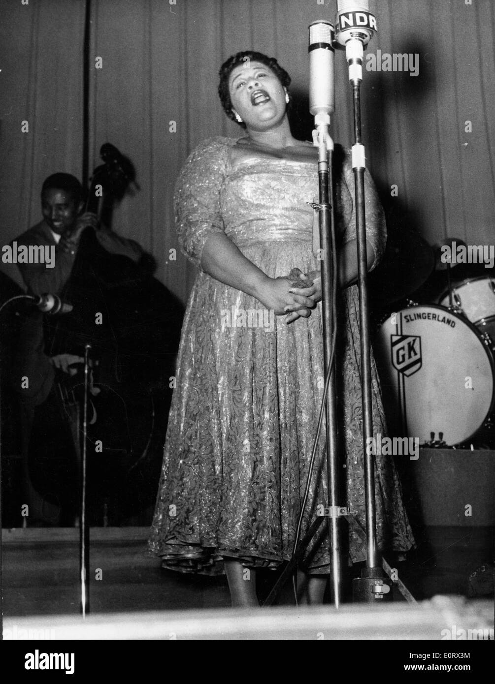 Singer Ella Fitzgerald performs at a concert Stock Photo - Alamy