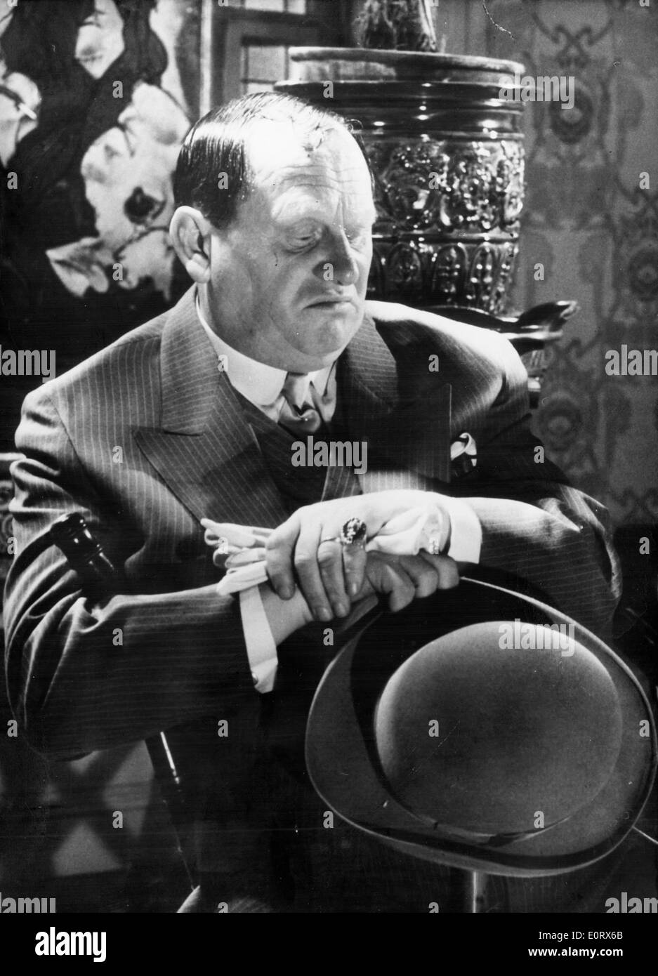 Gert fröbe bond james hi-res stock photography and images - Alamy