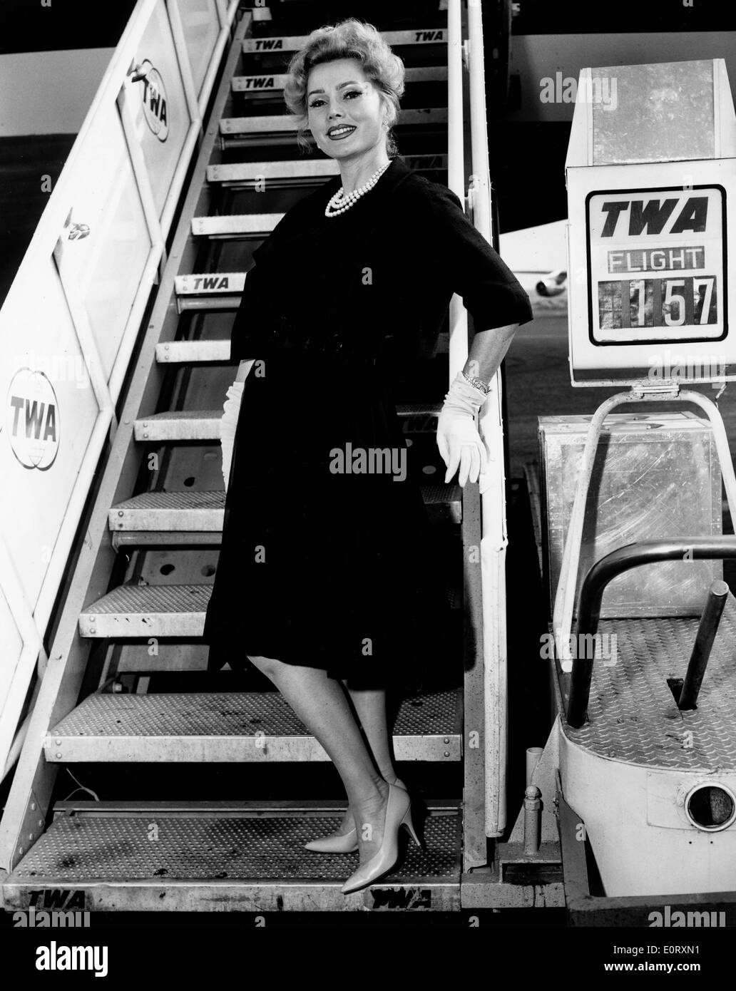 Actress Zsa Zsa Gabor boards a plane Stock Photo - Alamy