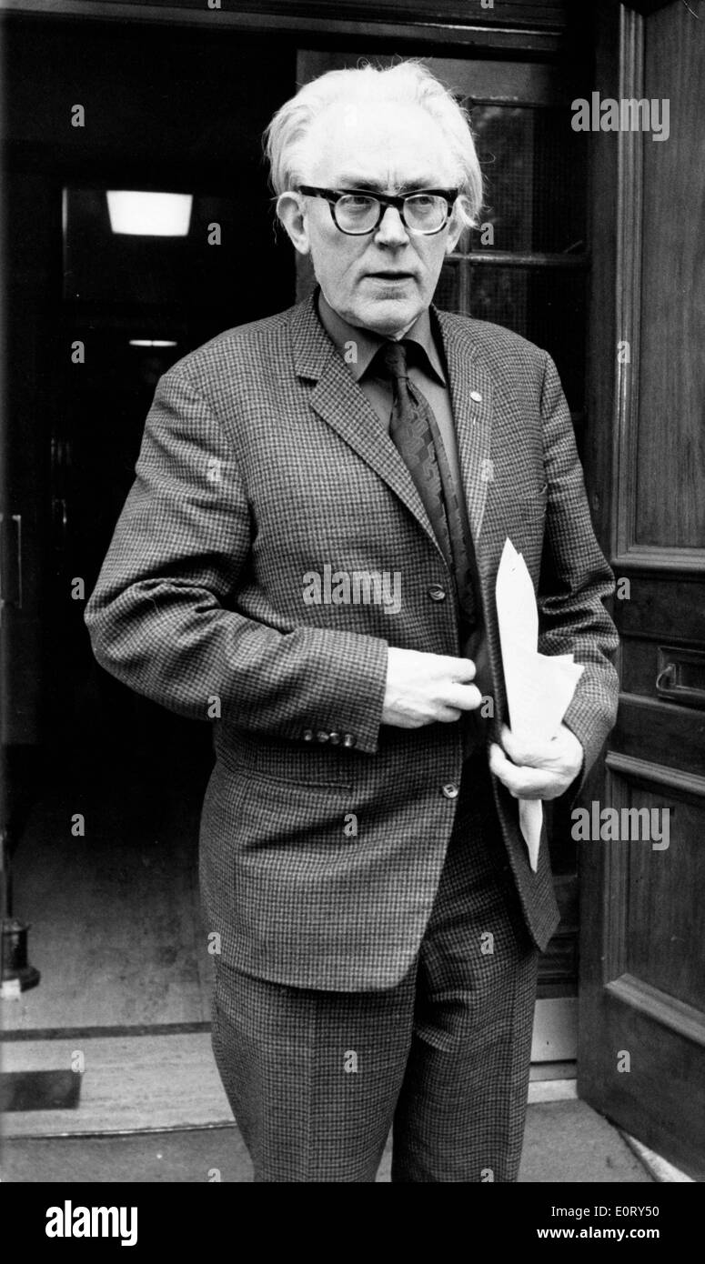 Labour government meeting hi-res stock photography and images - Alamy