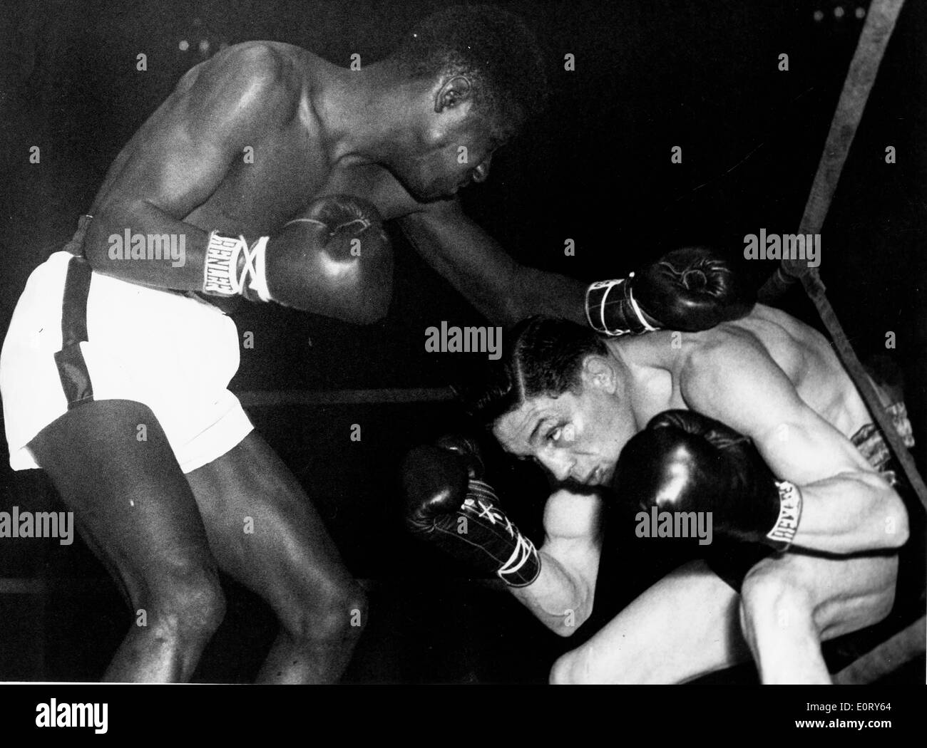 Boxer Ray Famechon fights in boxing match Stock Photo - Alamy