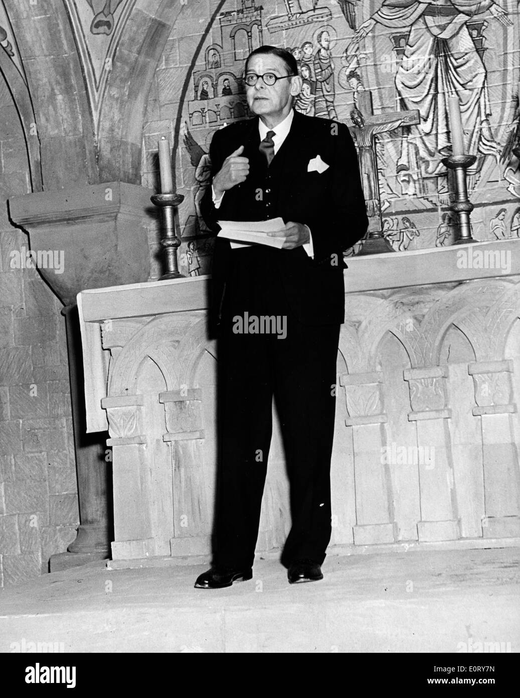 Room speaking Black and White Stock Photos & Images - Alamy