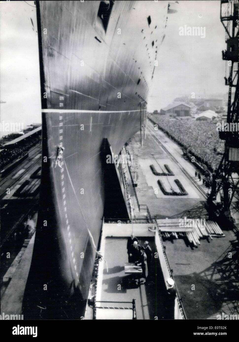 Launch ship champagne hi-res stock photography and images - Alamy