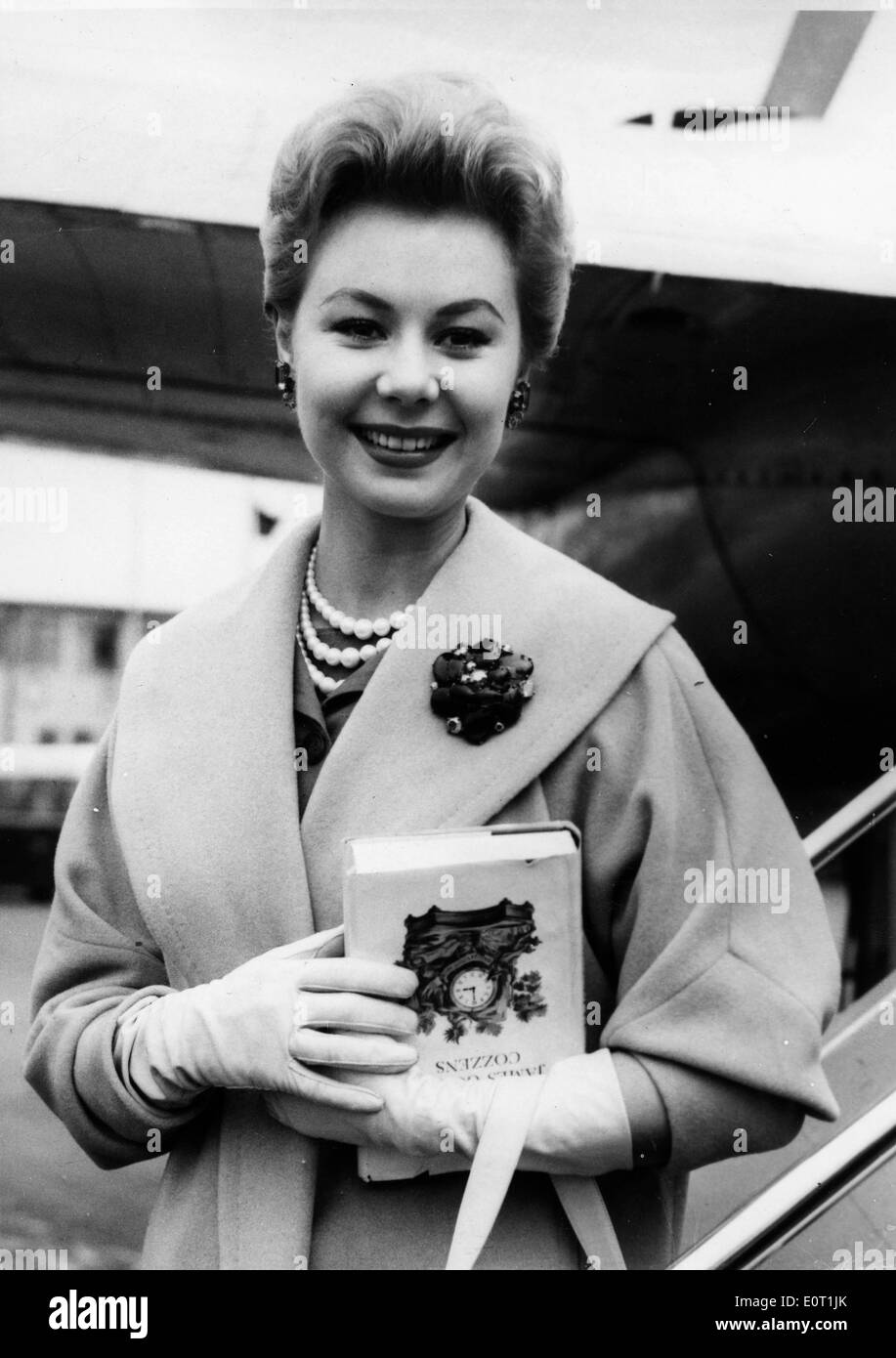 Mitzi gaynor hi-res stock photography and images - Alamy