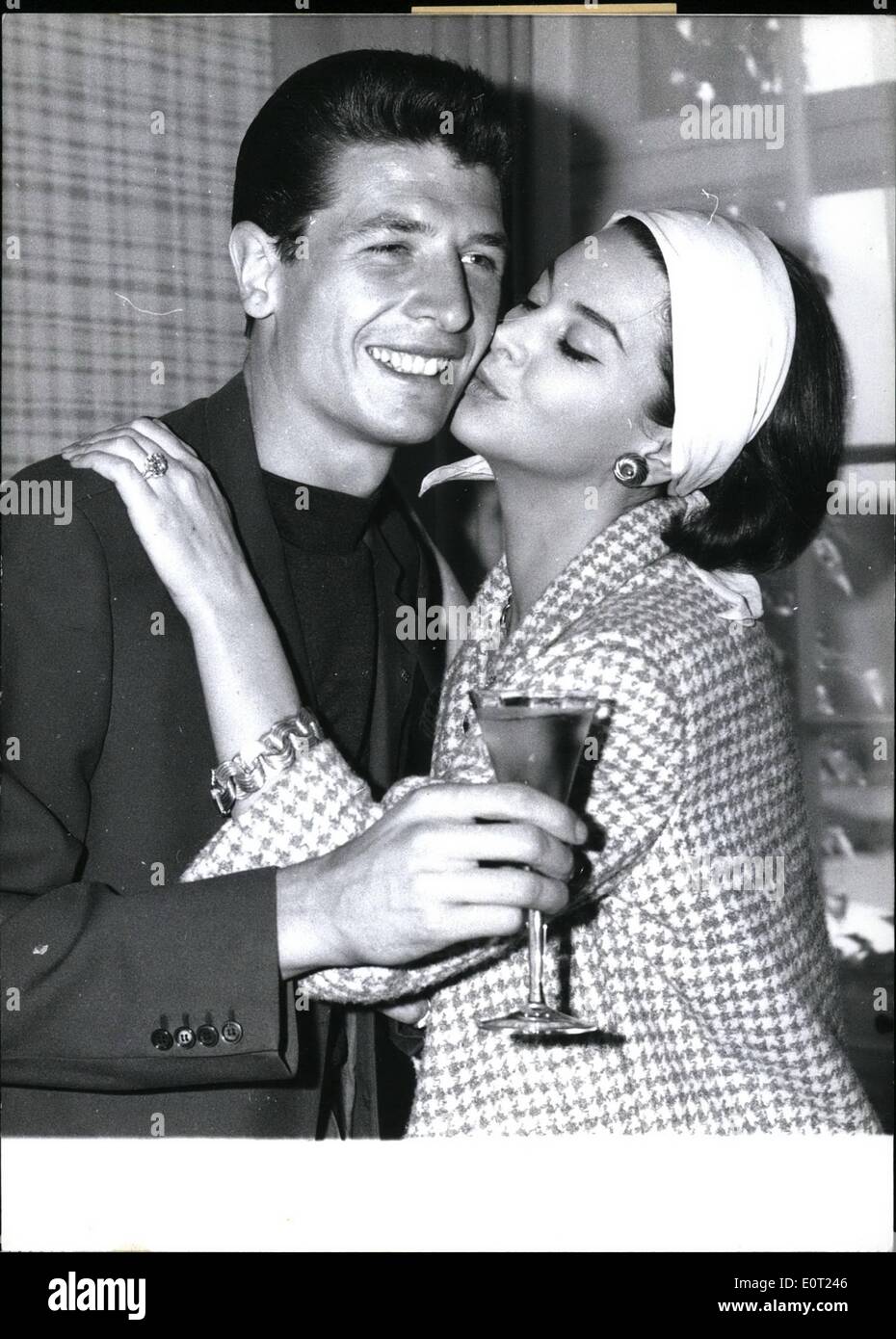 A kiss from eleanora rossi drago hi-res stock photography and images ...