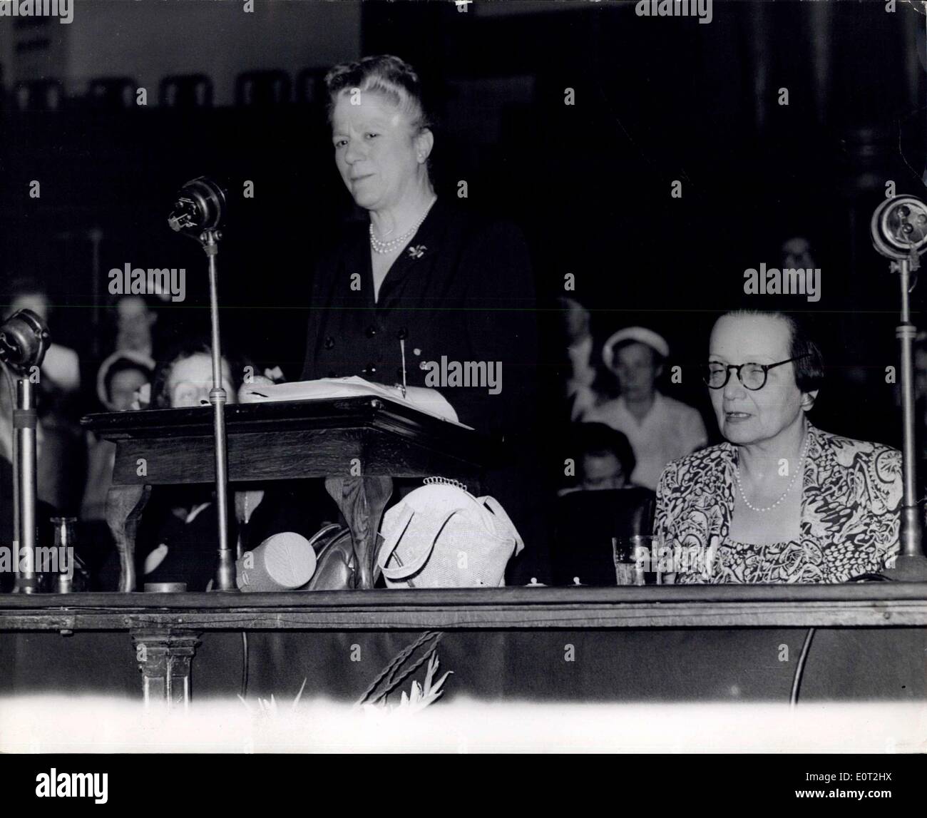 Women in congress hi-res stock photography and images - Alamy