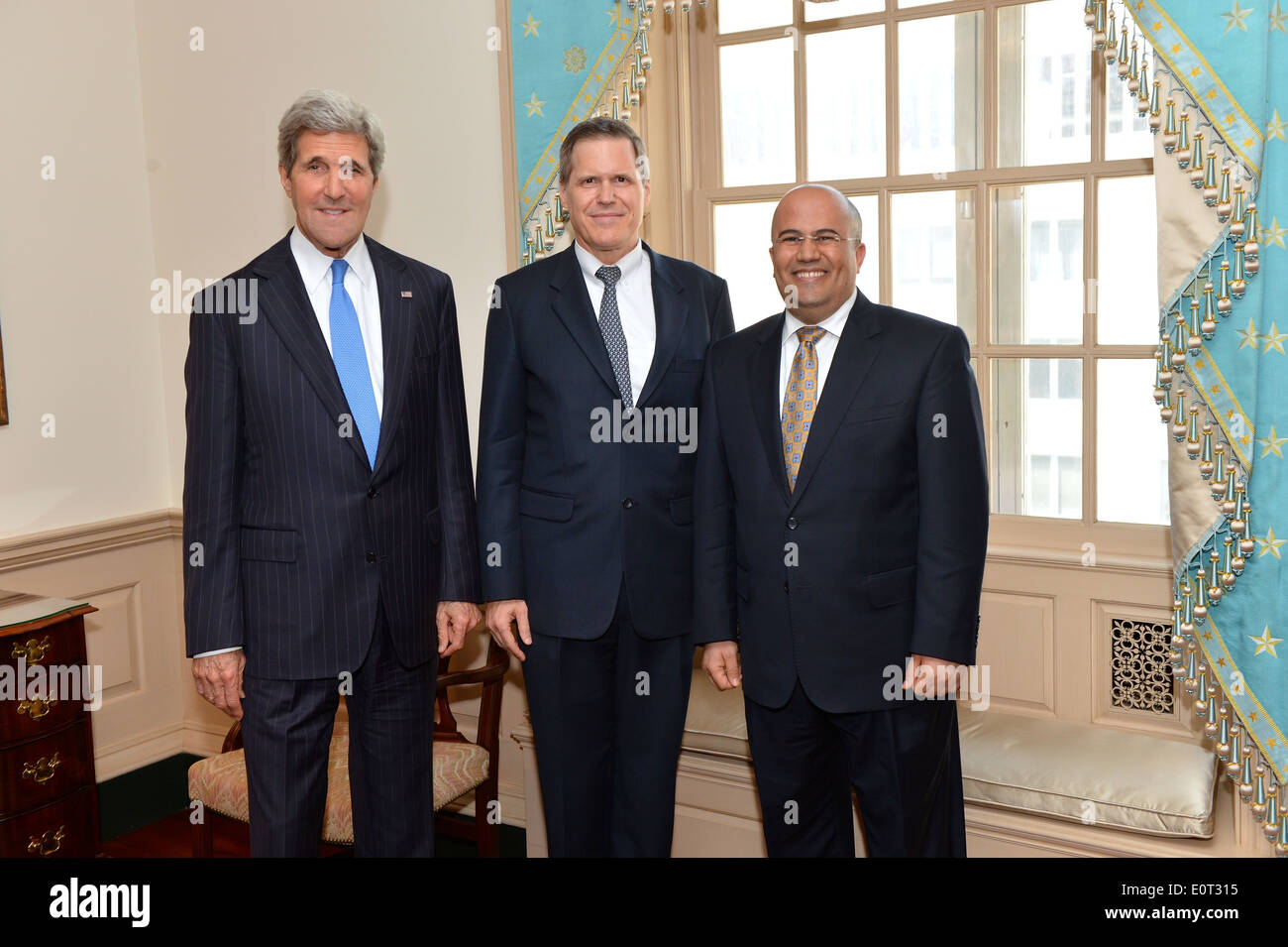 Secretary Kerry Poses for a Photo With Ambassador Tueller and Yemeni ...