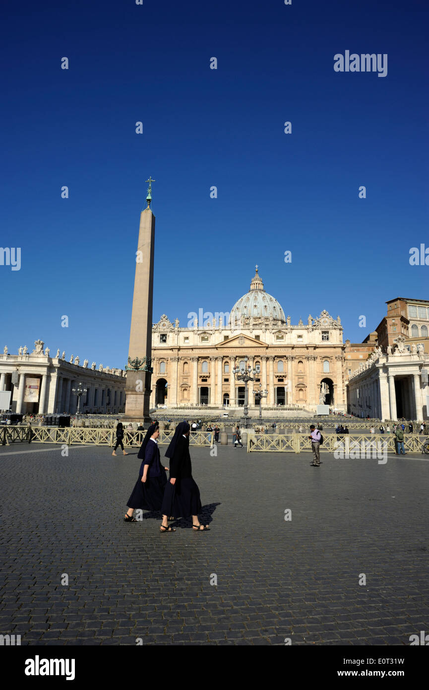 Nuns in rome hi-res stock photography and images - Alamy