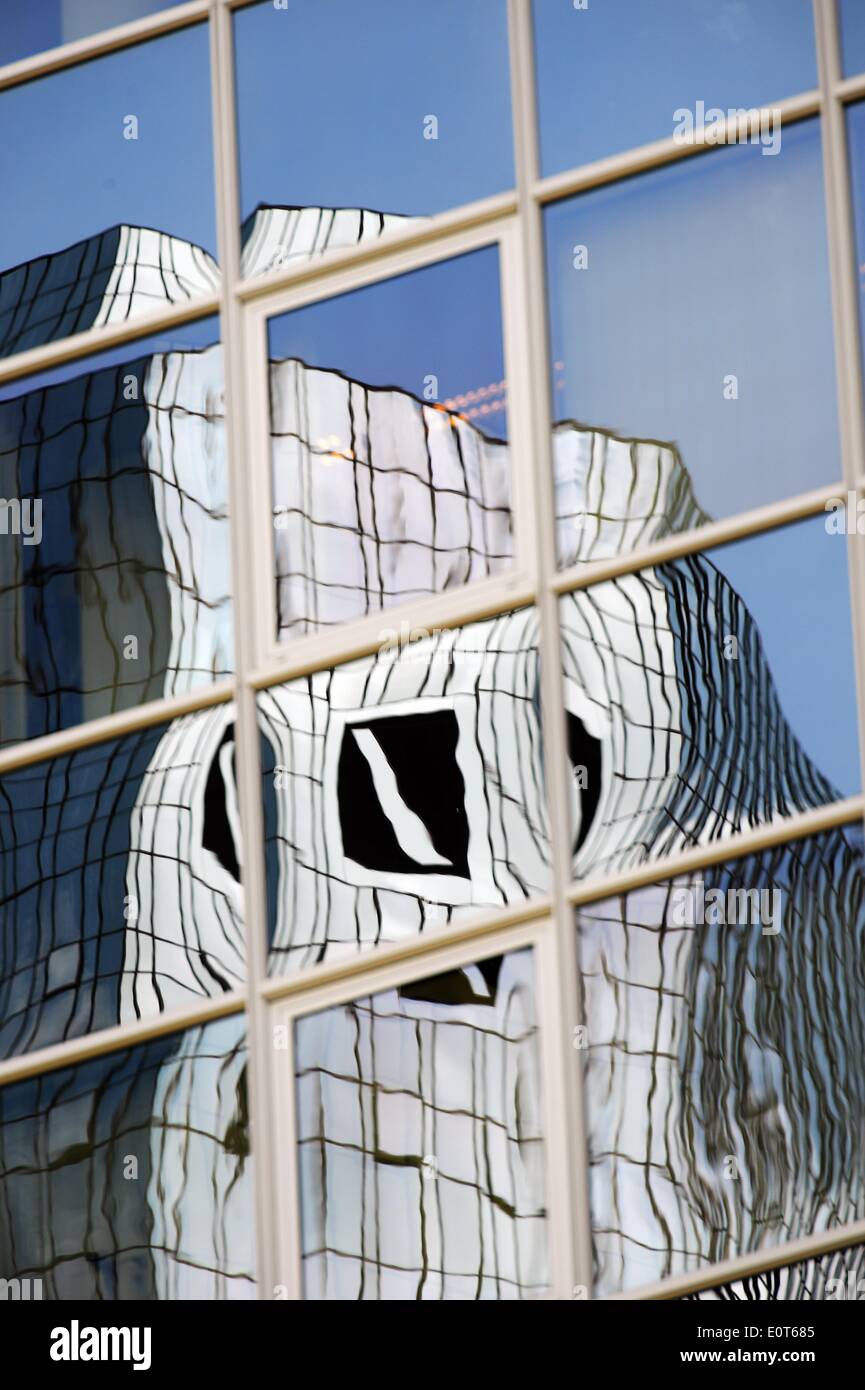 Warped mirror hi-res stock photography and images - Alamy