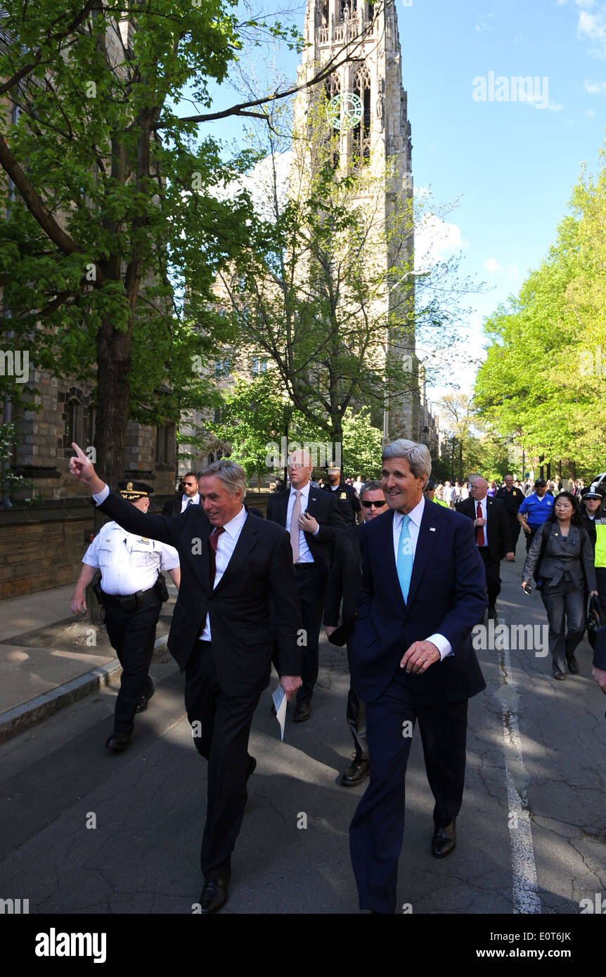 Senior adviser thorne walk across yale university campus hi-res stock ...
