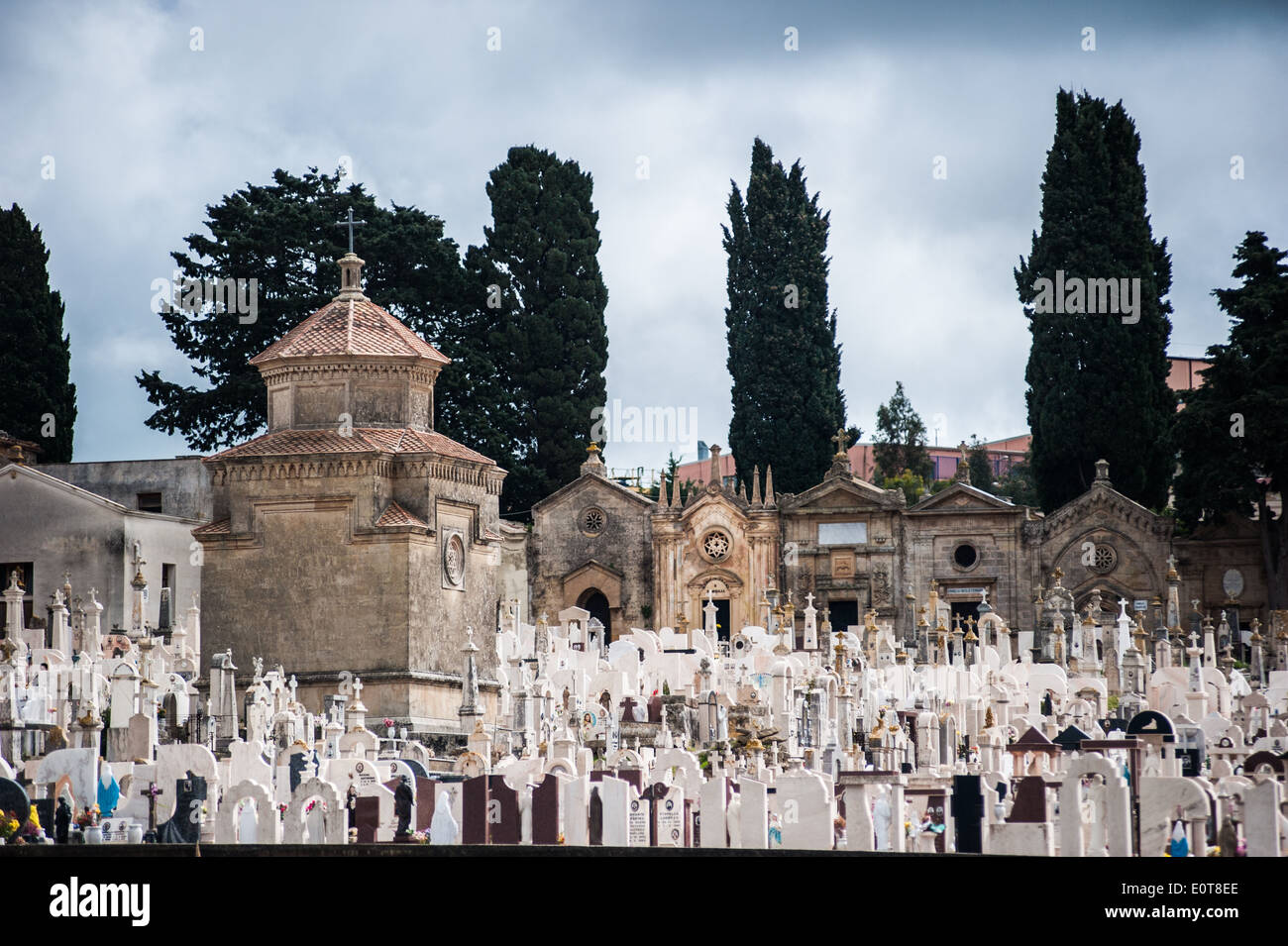 Italian cemetery hi-res stock photography and images - Alamy