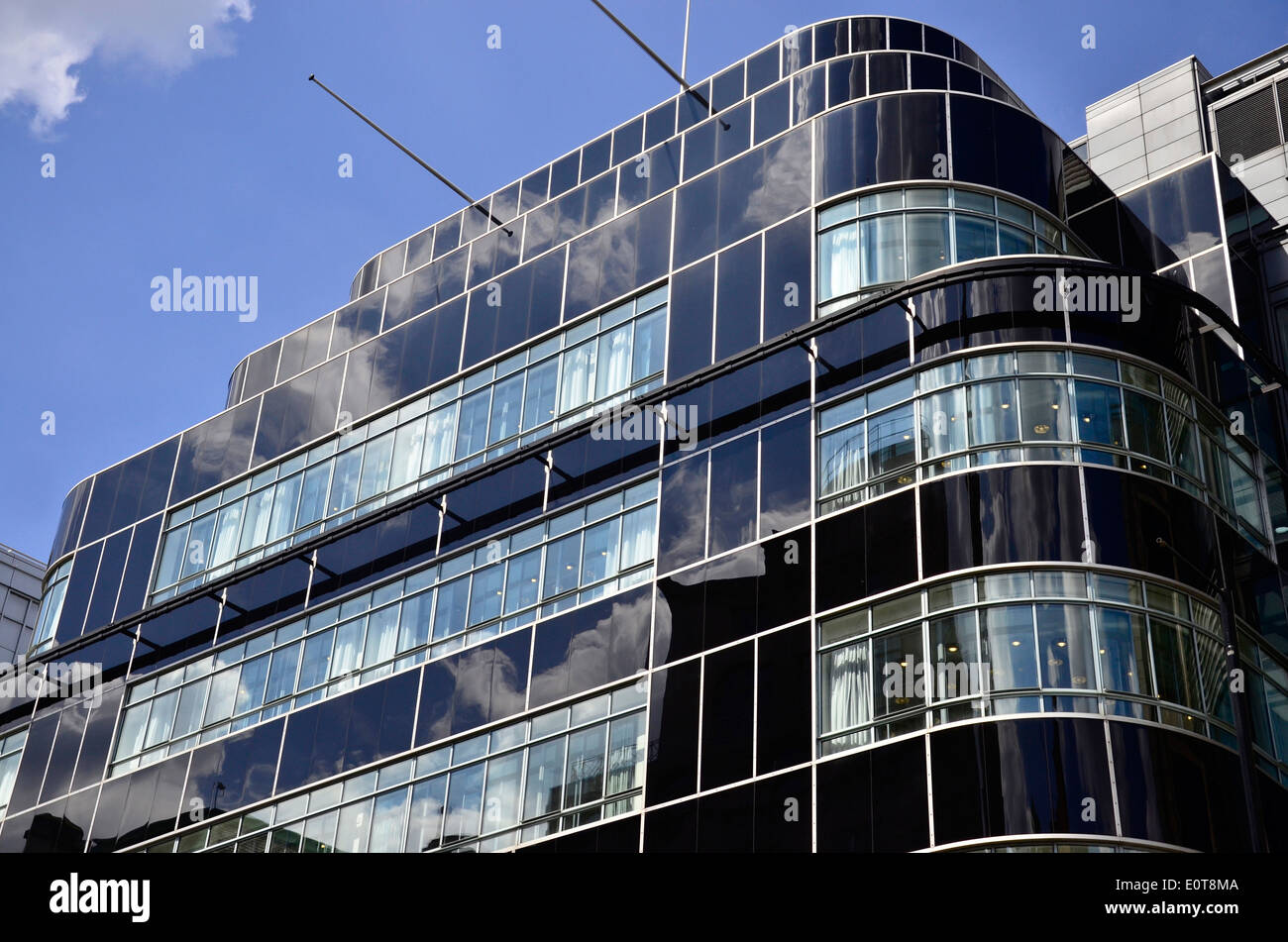 Daily express building fleet street hi-res stock photography and images ...