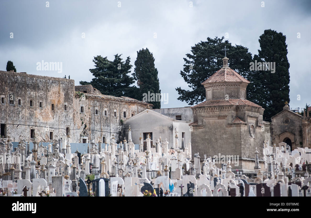 Italian cemetery hi-res stock photography and images - Alamy
