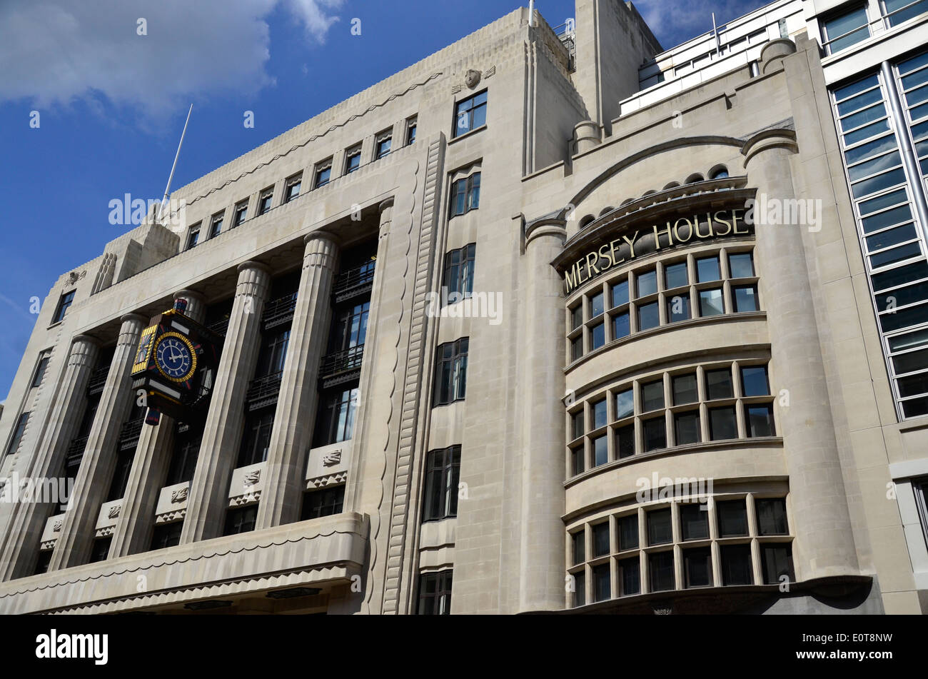 Daily telegraph building fleet street hi-res stock photography and ...