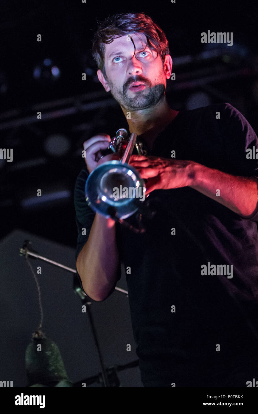 Simon balthazar fanfarlo hi-res stock photography and images - Alamy