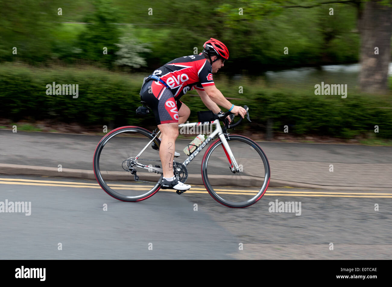 Speeding cyclist hi-res stock photography and images - Alamy