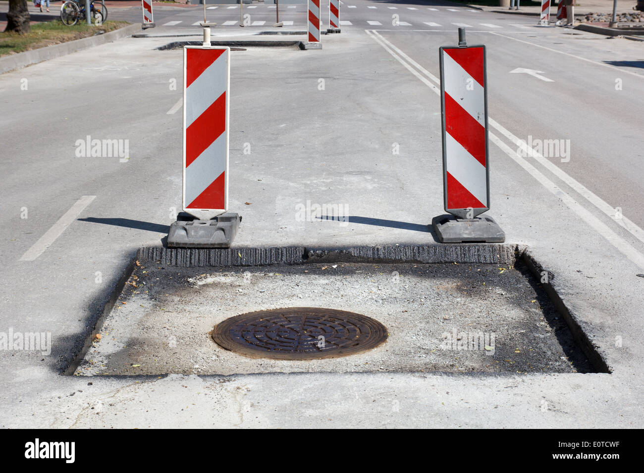 Road repair and construction hi-res stock photography and images - Alamy