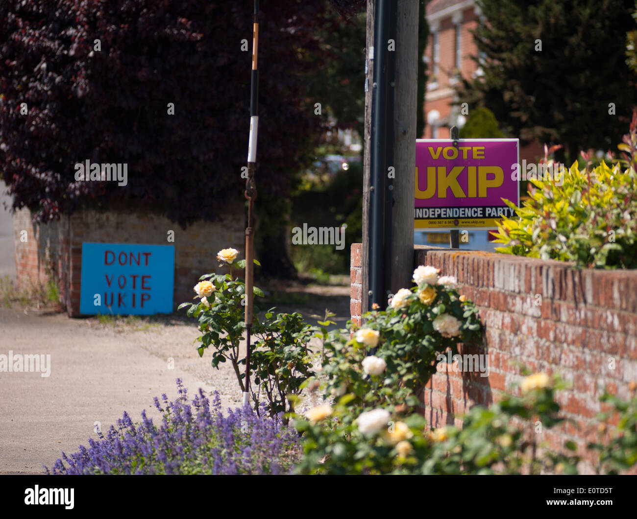 Pound sign island hi-res stock photography and images - Alamy