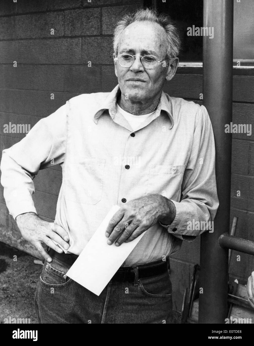 Henry Fonda, on-set of the Television Movie, "Gideon's Trumpet", 1980 ...